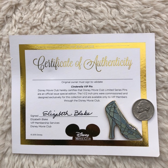 Disney | Jewelry | Disney Cinderella Vip Pin Certificate Authenticity ...